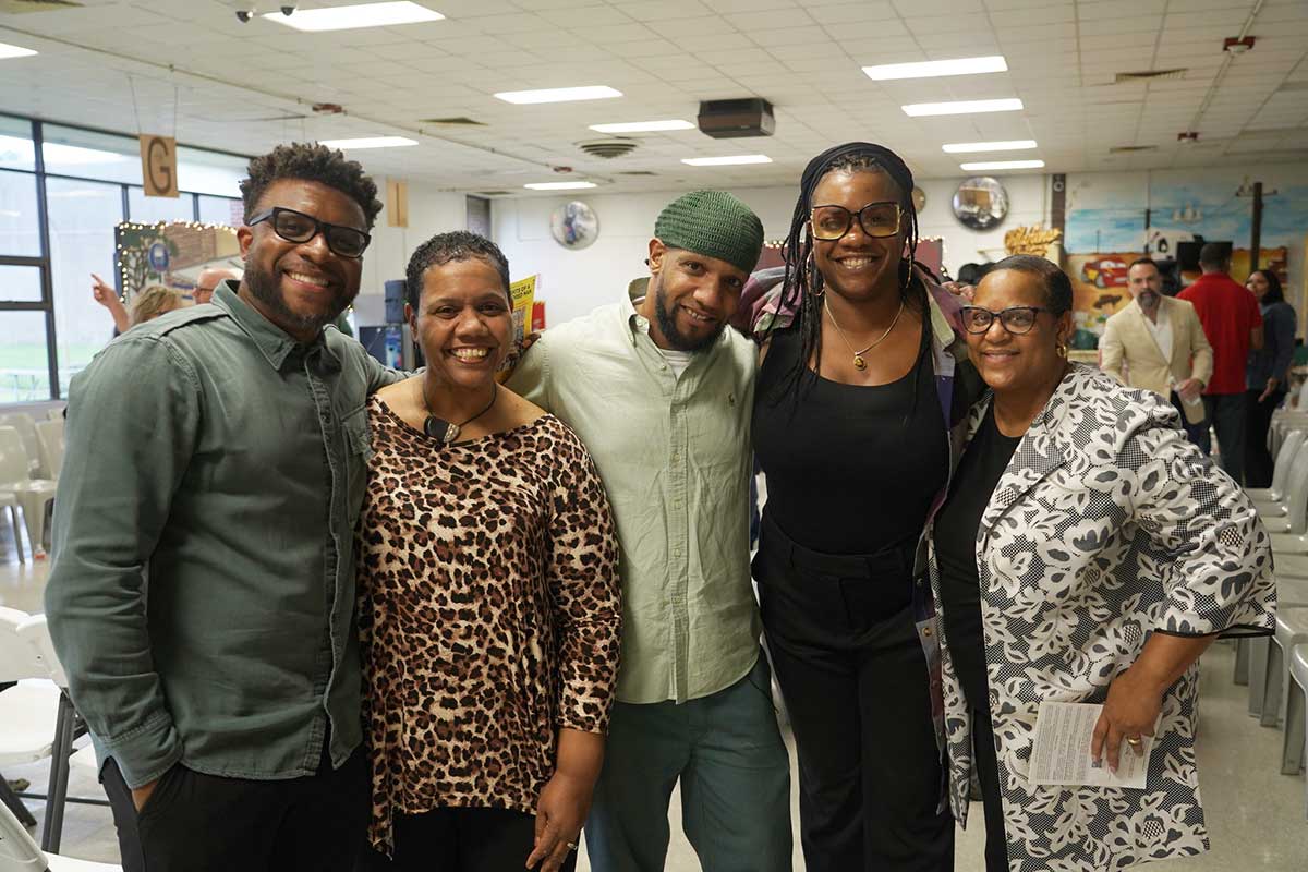 Presentan la obra teatral “Pensamientos de un hombre de color”